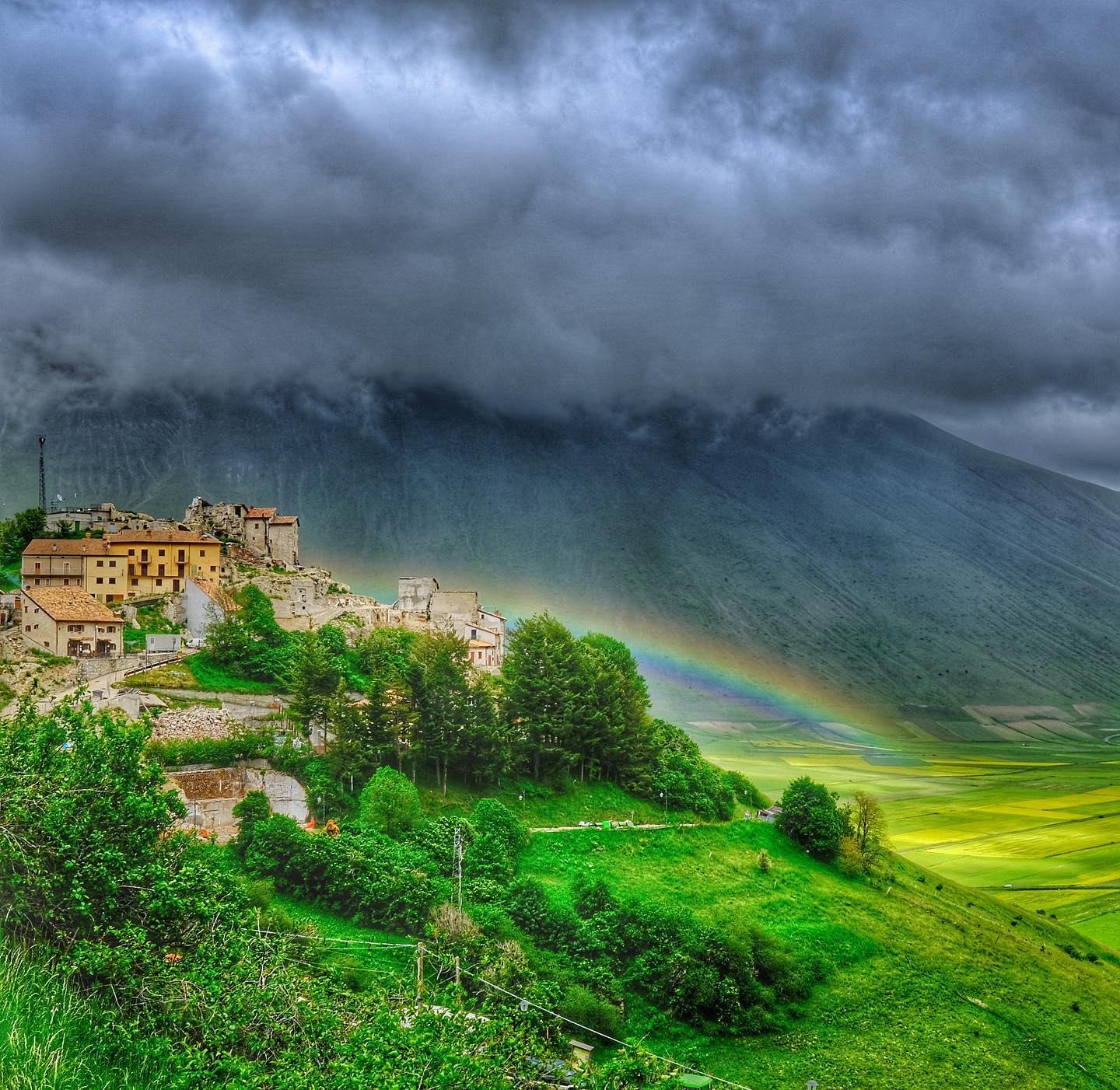 Giorni nebulosi e di caligine • Suore Apostoline